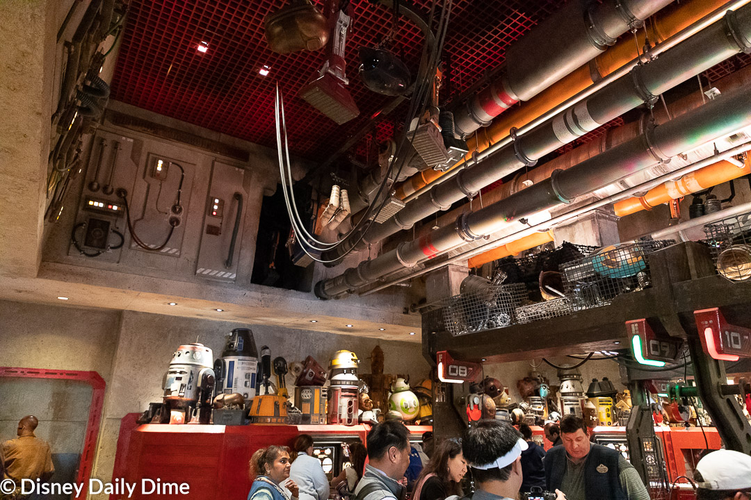 Galaxy’s Edge Droid Depot Review | Disney Daily Dime