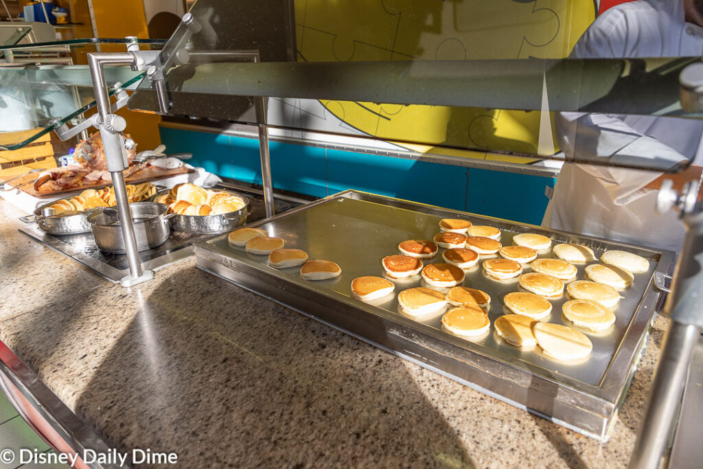 Chef Mickey’s Character Breakfast Review | Disney Daily Dime